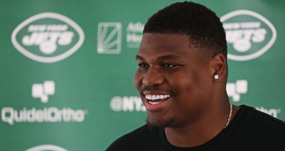 Former Teammate Excited to Face Improved Sam Darnold