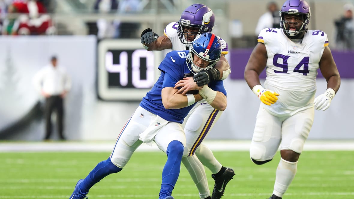 Vikings Sack Master Leads the Way in Sack Race