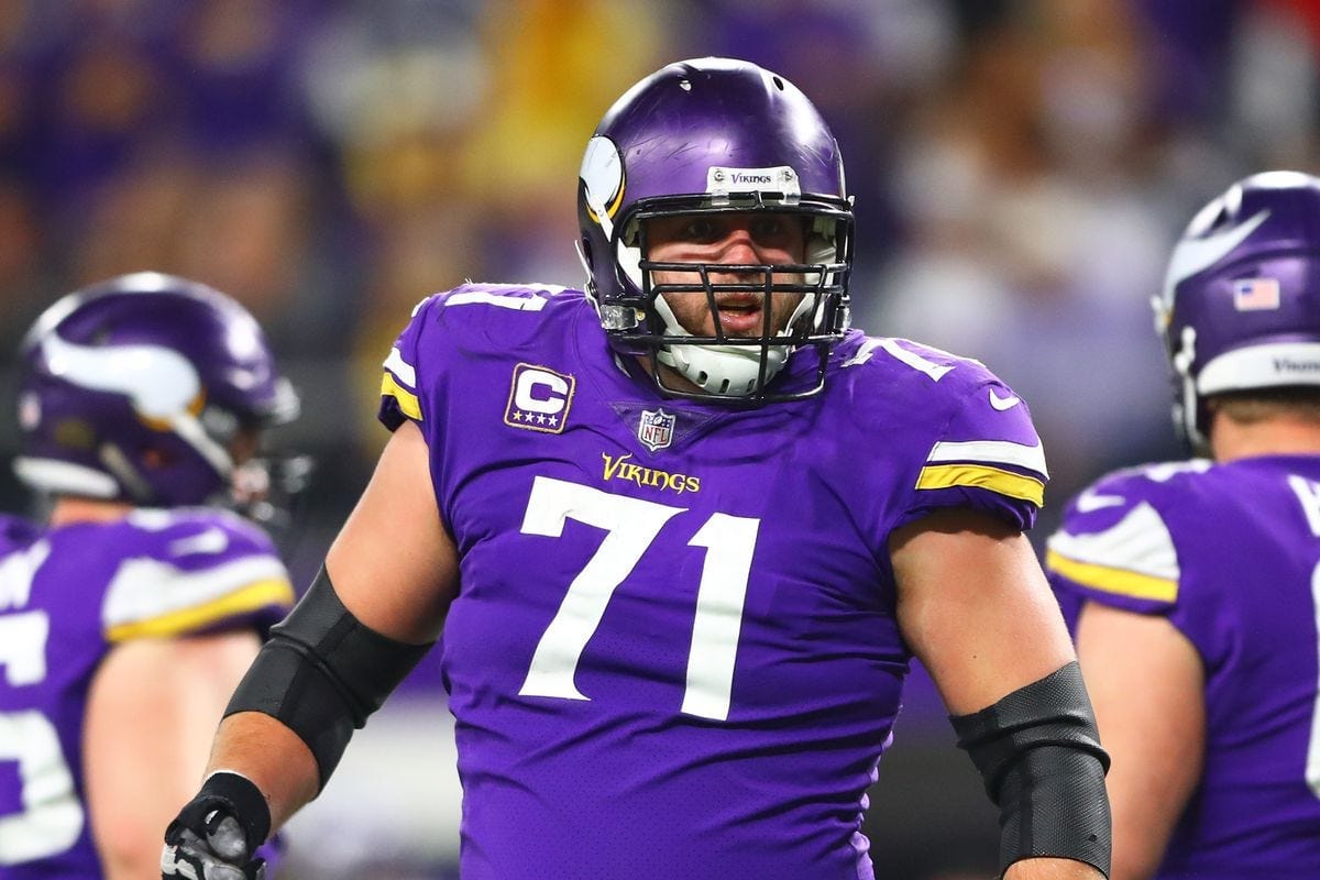 Riley Reiff Signs with NFC North Foe - Vikings Territory