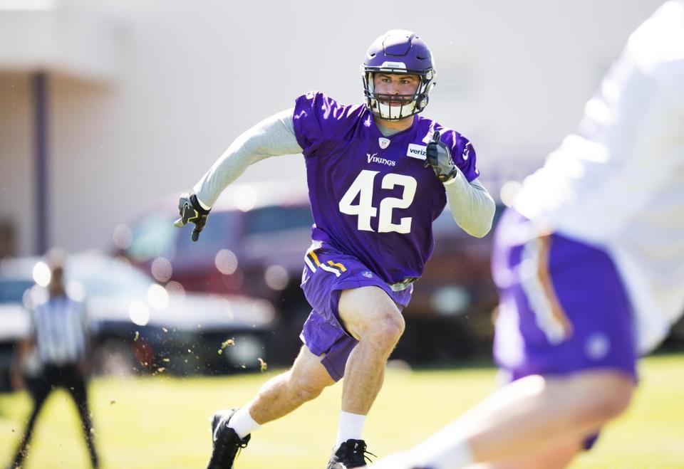 Zimmer Confirms Open Competition at Will Linebacker