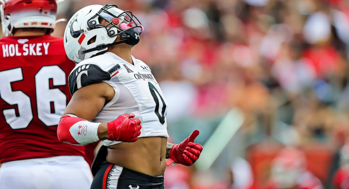 Vikings New Defender: "Y'all Done F----d Up."