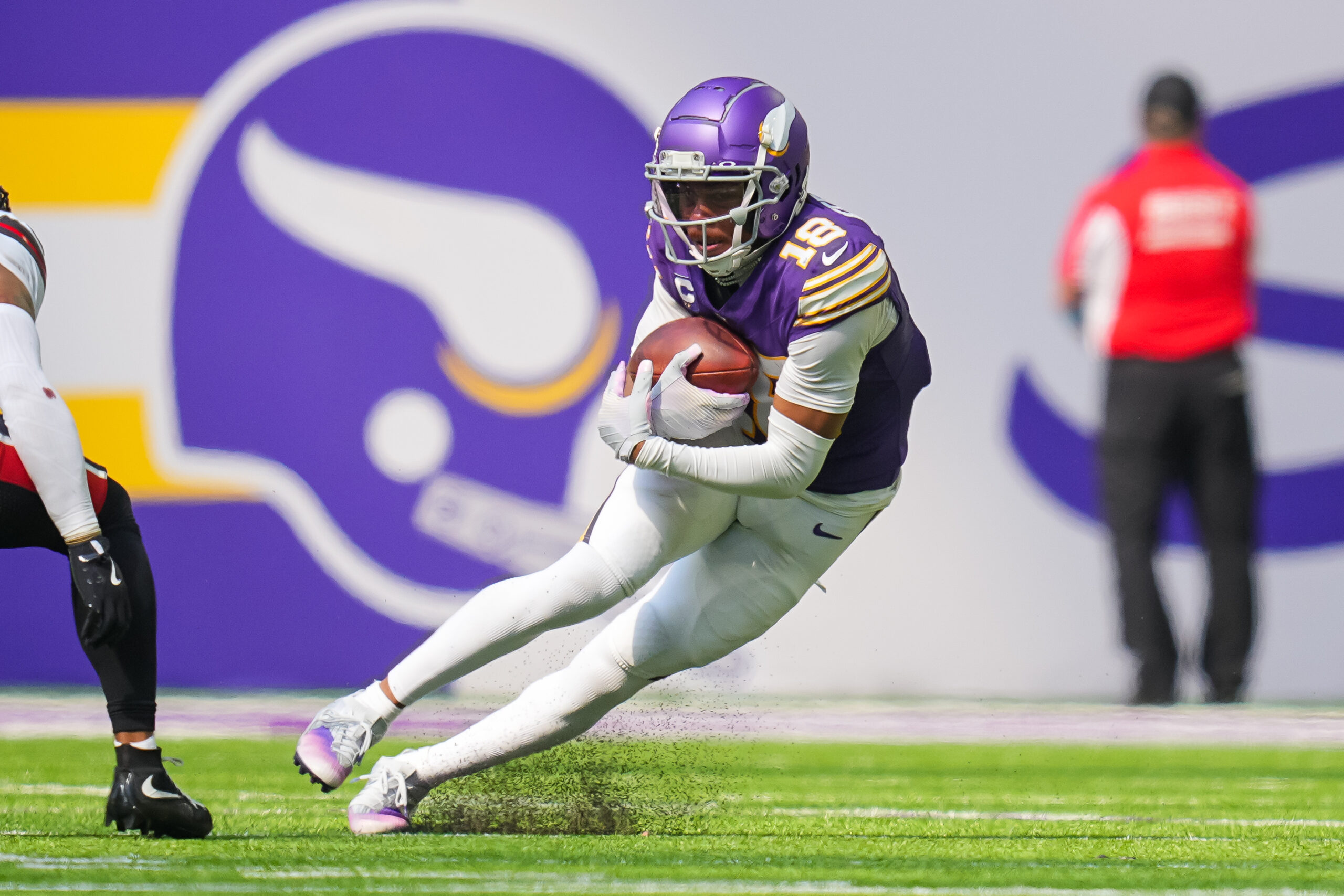 All of the Sudden, Justin Jefferson's Contract Looks a Little Sweeter - Vikings Territory