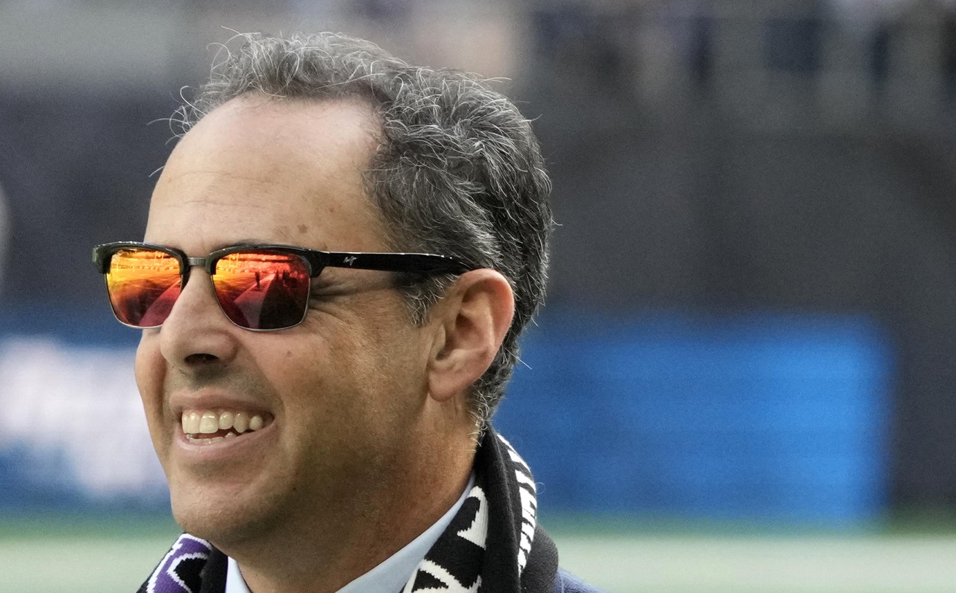 Vikings Owner Pounds the Table for You Know Who