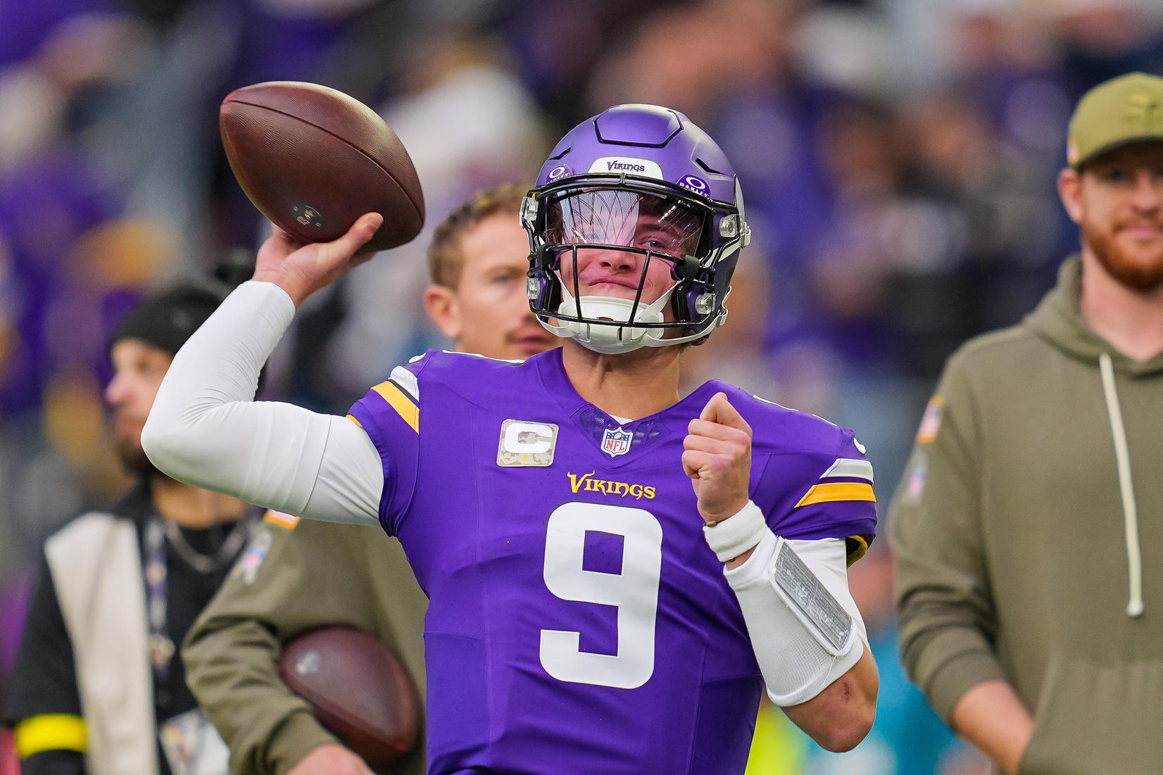 Prominent Voice Calls for Vikings QB Competition